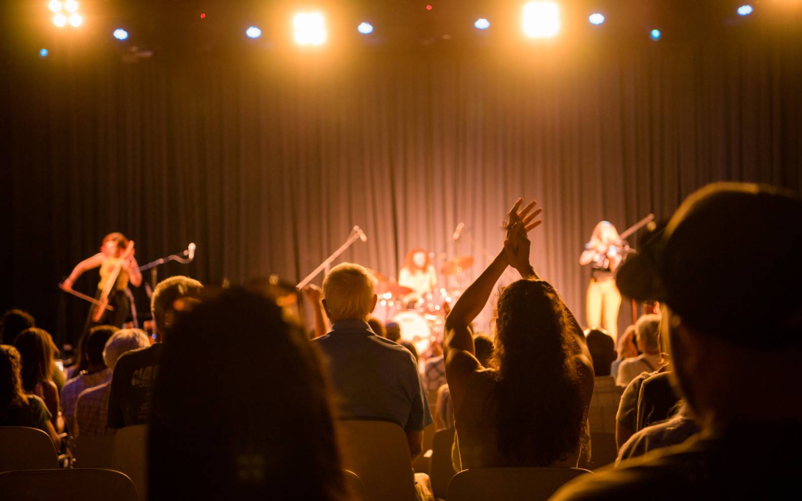 Courtyard Sessions | Lovemore Records Showcase | The Momentary